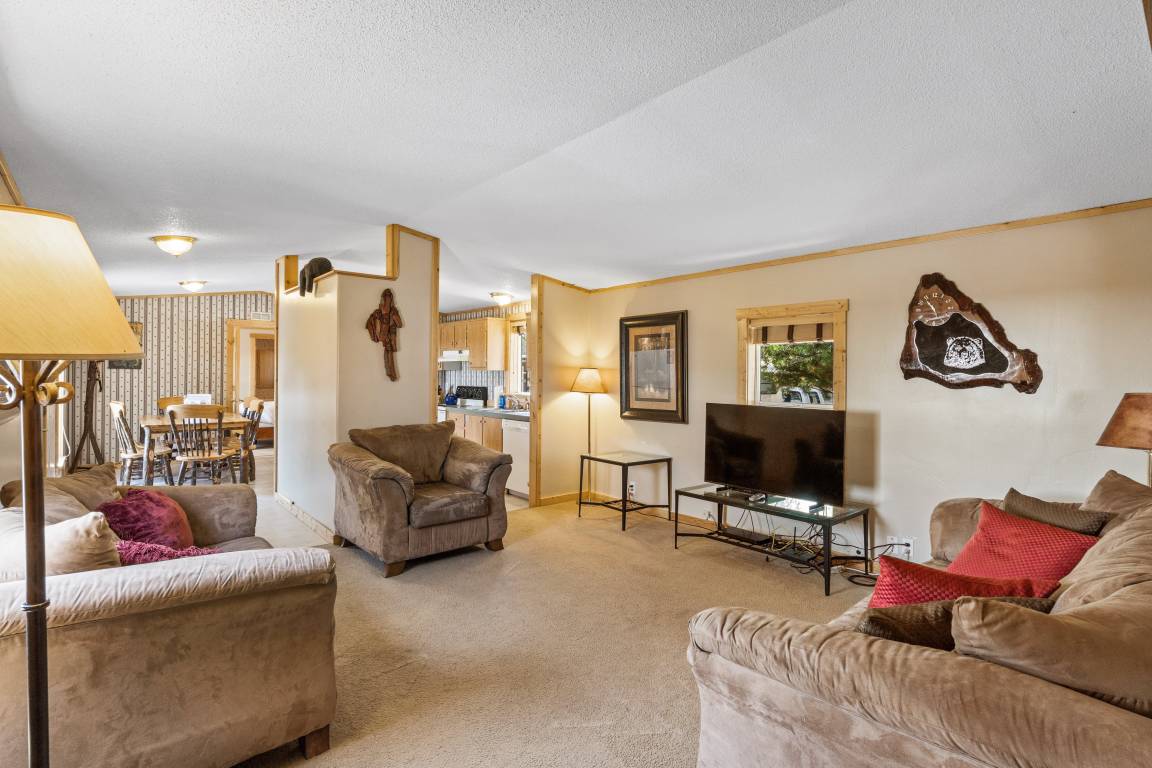84 M² House ∙ 3 Bedrooms ∙ 6 Guests - West Yellowstone, MT