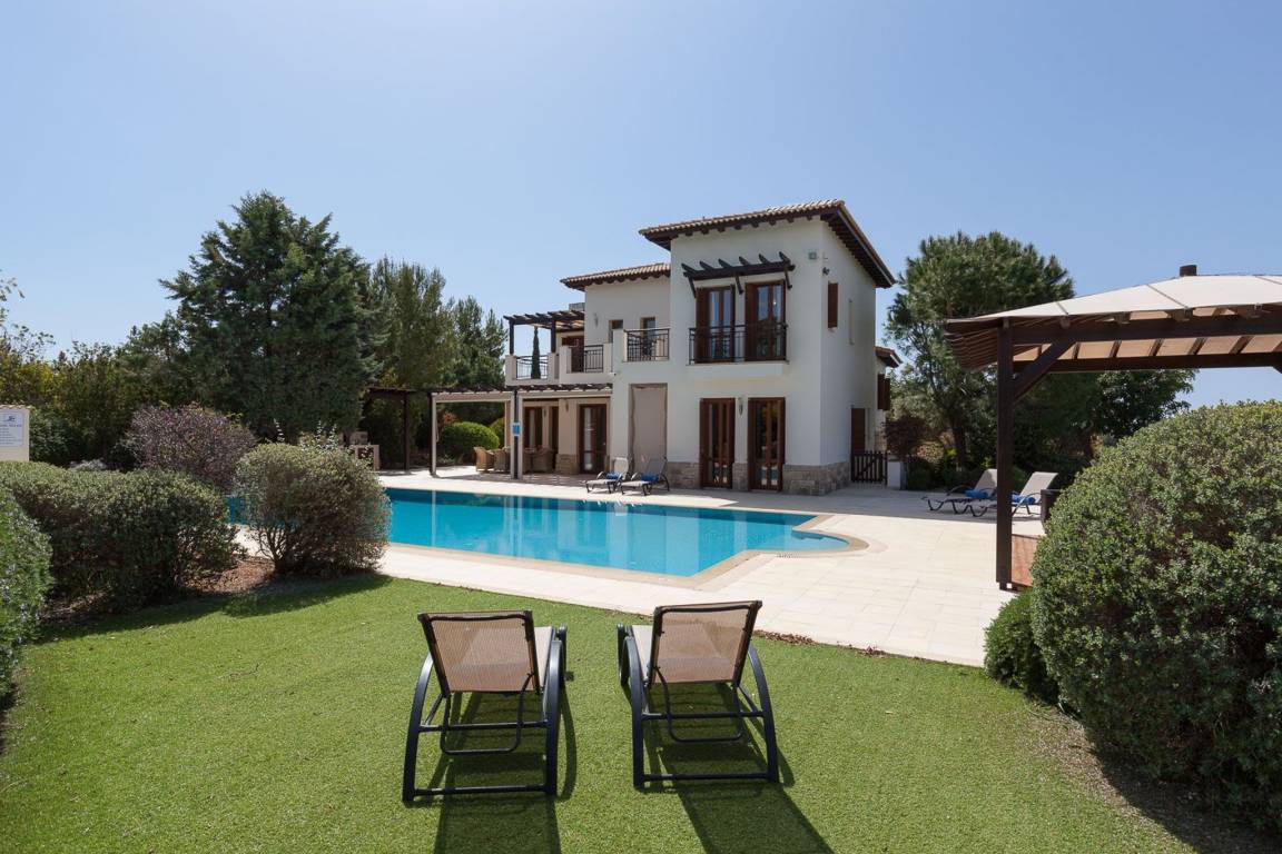 Villa ∙ 5 Bedrooms ∙ 10 Guests - Cyprus