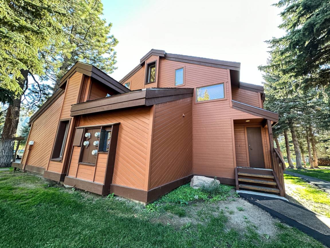 169 M² Condo ∙ 3 Bedrooms ∙ 10 Guests - Mammoth Lakes, CA