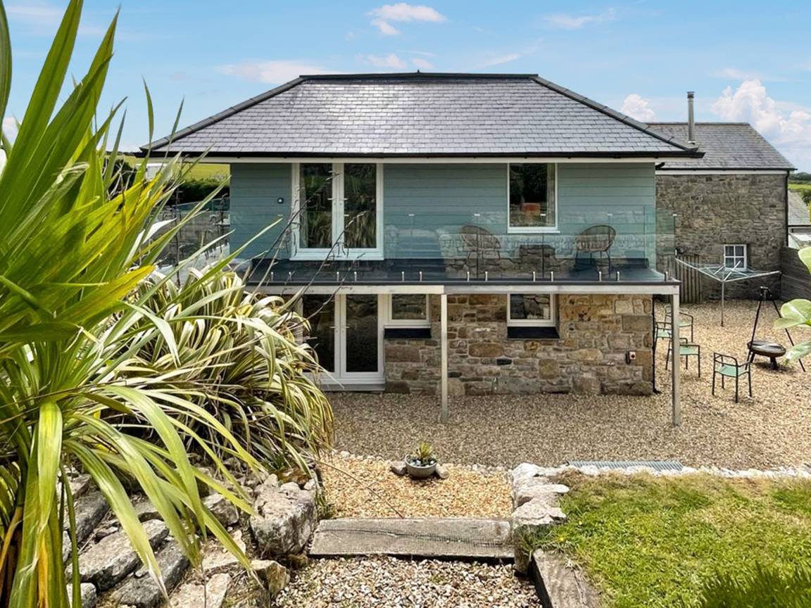 Cottage ∙ 4 Bedrooms ∙ 8 Guests - Mousehole