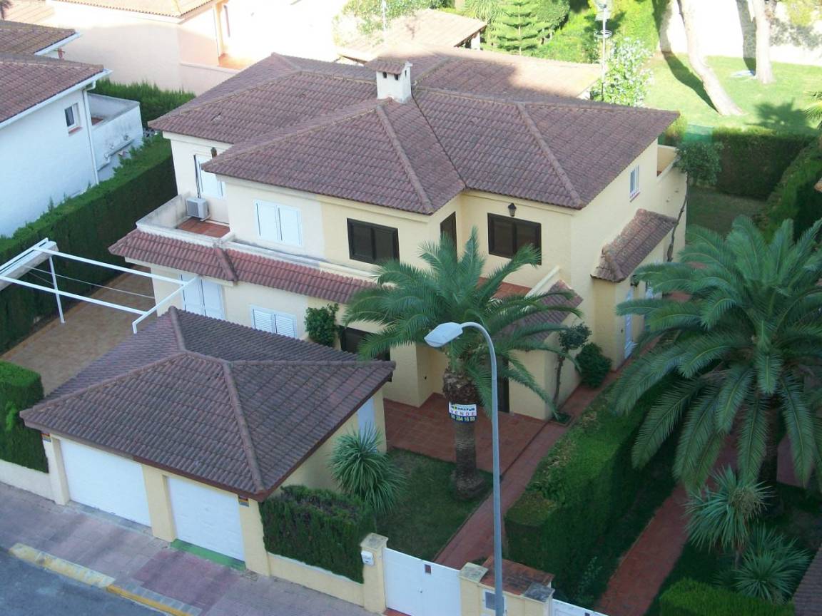 140 M² House ∙ 4 Bedrooms ∙ 9 Guests - Gandia