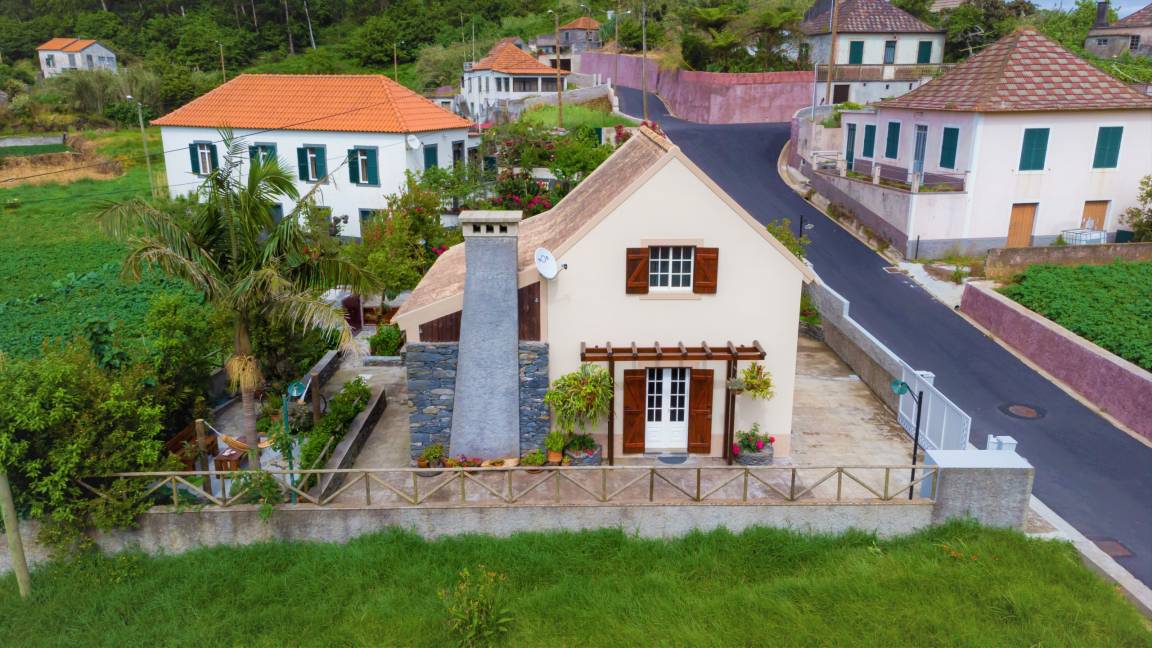 120 M² Cottage ∙ 3 Bedrooms ∙ 5 Guests - Porto Moniz