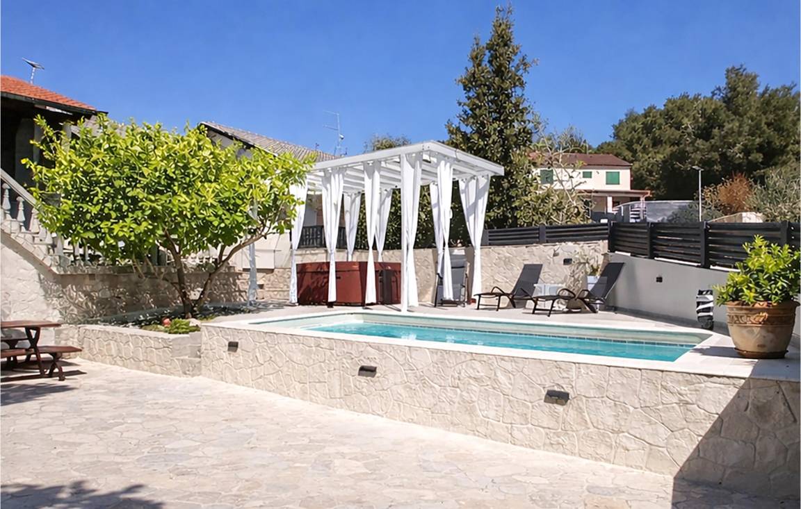 80 M² Maisonette ∙ 3 Bedrooms ∙ 6 Guests - Sali