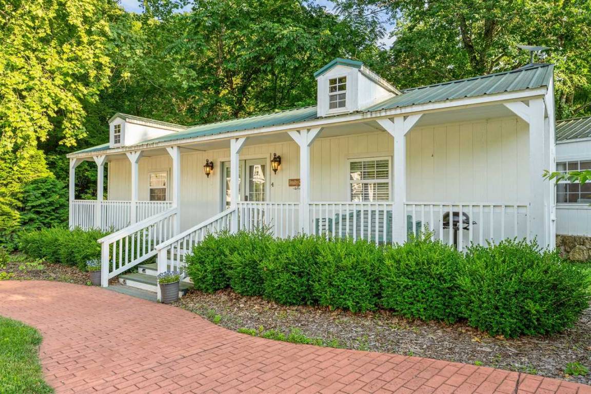56 M² Cabin ∙ 2 Bedrooms ∙ 6 Guests - Coney Island, MO
