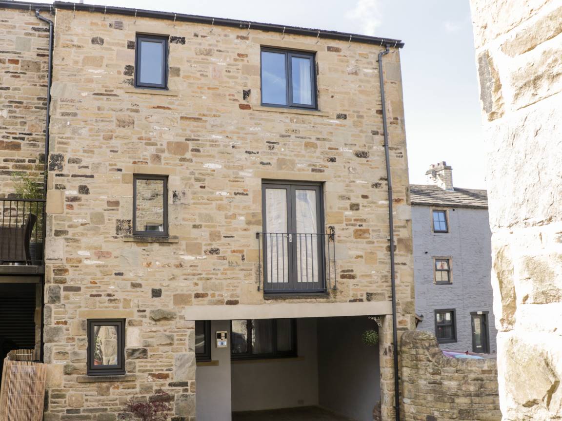 Cottage ∙ 4 Bedrooms ∙ 8 Guests - Skipton