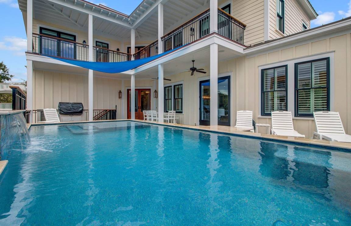 343 M² House ∙ 5 Bedrooms ∙ 12 Guests - Isle of Palms, SC