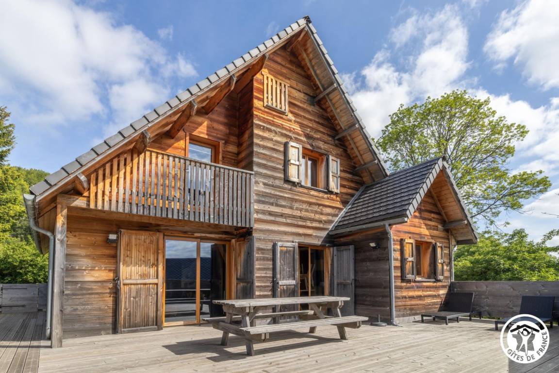 90 M² Gîte ∙ 4 Chambres ∙ 8 Personnes - Auvergne