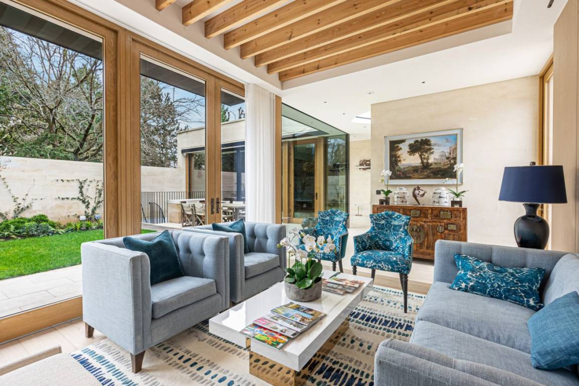 465 M² Talo ∙ 5 Makuuhuonetta ∙ 10 Vierasta - Twickenham