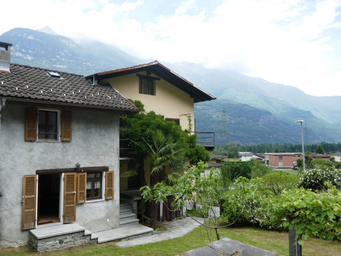 90 M² House ∙ 2 Bedrooms ∙ 4 Guests - Bellinzona