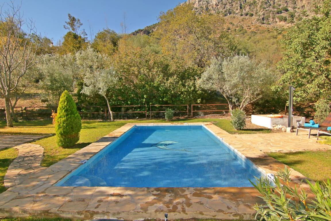 120 M² Huis ∙ 2 Slaapkamers ∙ 4 Gasten - Grazalema
