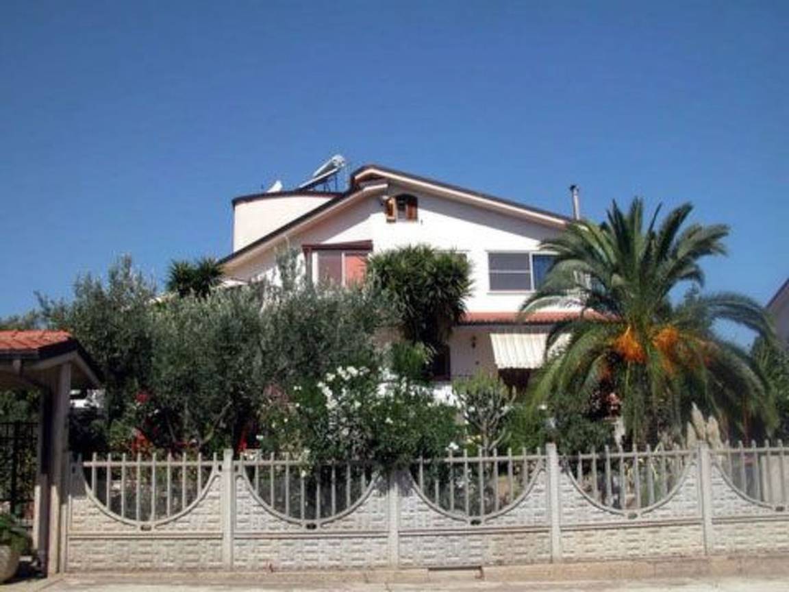 140 M² Talo ∙ 3 Makuuhuonetta ∙ 6 Vierasta - Calabria