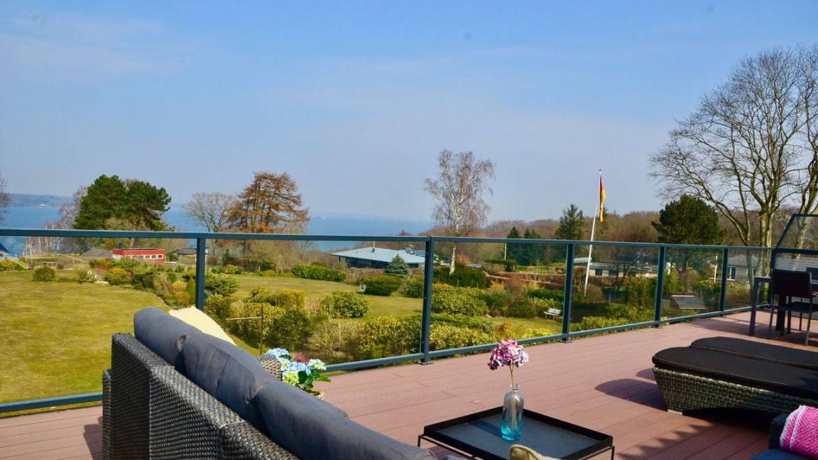 123 M² Apartment ∙ 2 Bedrooms ∙ 4 Guests - Flensburg