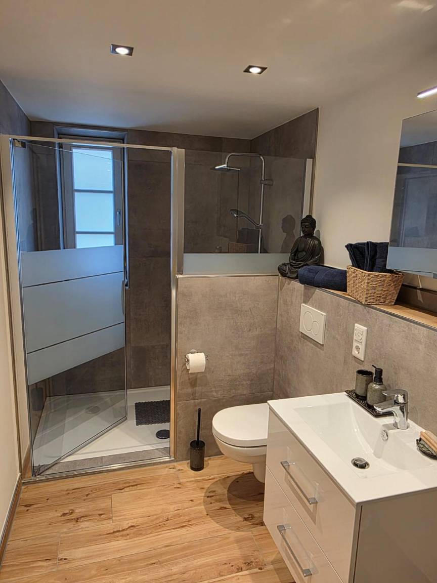 63 M² Ferienwohnung ∙ 1 Schlafzimmer ∙ 2 Gäste - Naumburg (Saale)