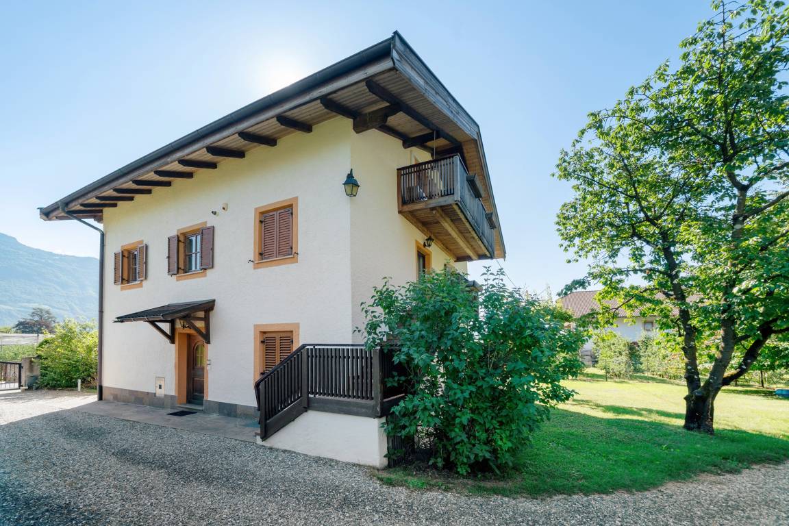 155 M² Ferienwohnung ∙ 4 Schlafzimmer ∙ 7 Gäste - Lana