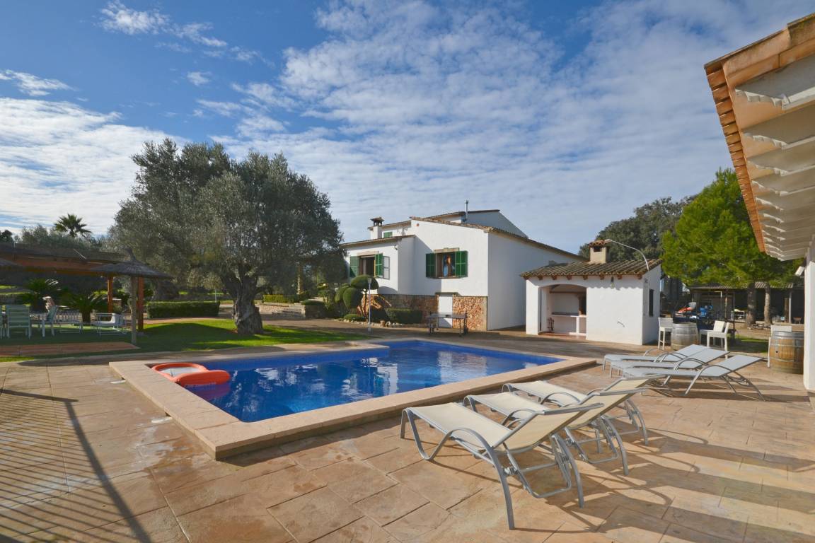 130 M² Cottage ∙ 2 Bedrooms ∙ 4 Guests - Inca