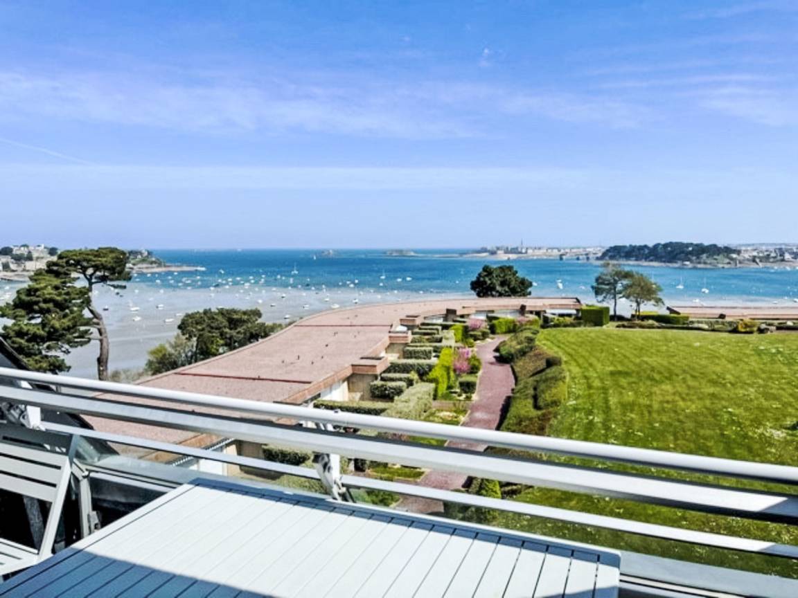 130 M² Huoneisto ∙ 3 Makuuhuonetta ∙ 6 Vierasta - Dinard