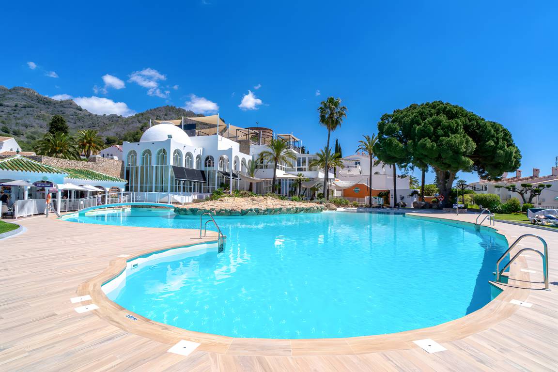 60 M² Apartment ∙ 2 Bedrooms ∙ 4 Guests - Nerja
