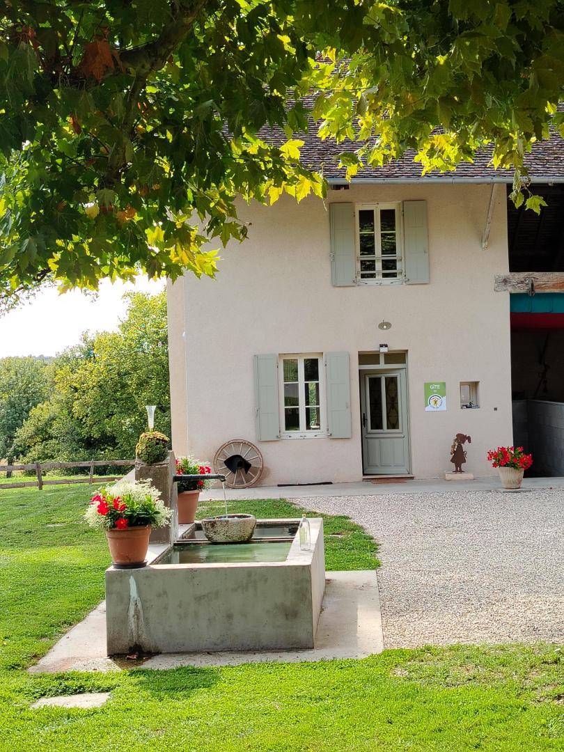 70 M² Gîte ∙ 2 Chambres ∙ 4 Personnes - Morestel
