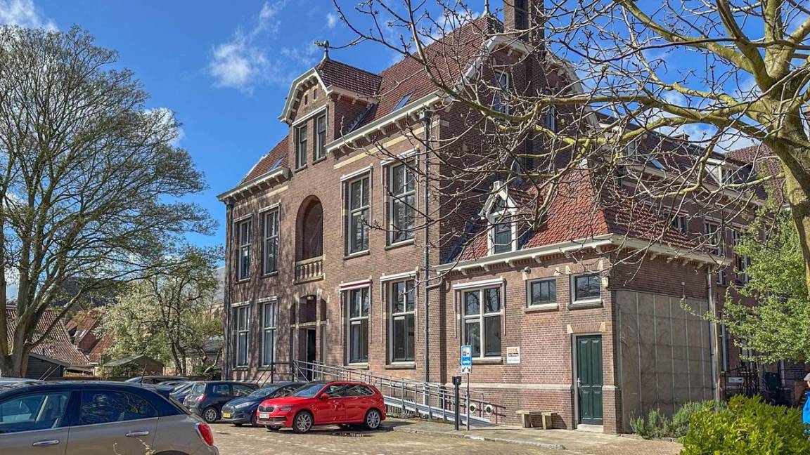 185 M² House ∙ 8 Bedrooms ∙ 18 Guests - Enkhuizen