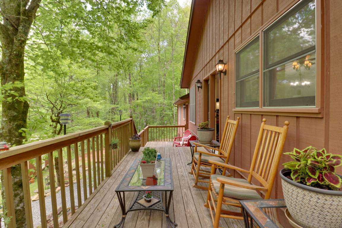148 M² House ∙ 3 Bedrooms ∙ 6 Guests - Sylva, NC