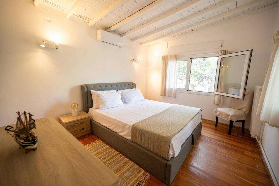 120 M² House ∙ 4 Bedrooms ∙ 6 Guests - Коринф