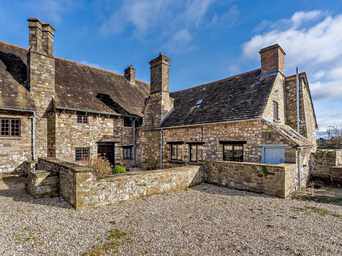 Cottage ∙ 2 Bedrooms ∙ 4 Guests - Abergavenny