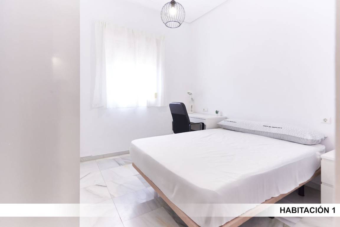 90 M² Privé Kamer ∙ 1 Slaapkamer ∙ 3 Gasten - Sevilla