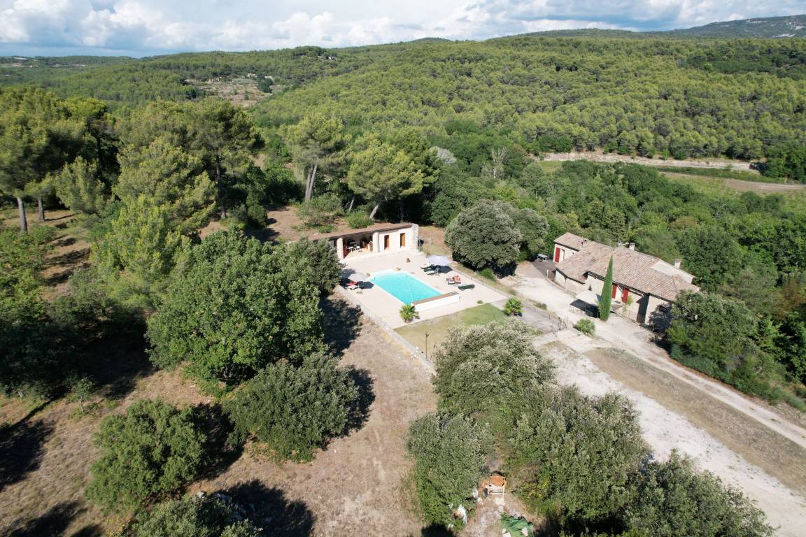 80 M² Apartment ∙ 2 Bedrooms ∙ 6 Guests - L'Isle-sur-la-Sorgue