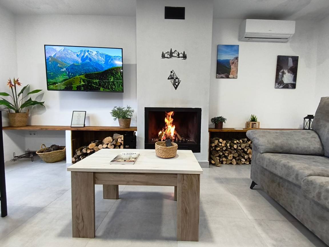 100 M² Chalet ∙ 2 Habitaciones ∙ 5 Huéspedes - Siles