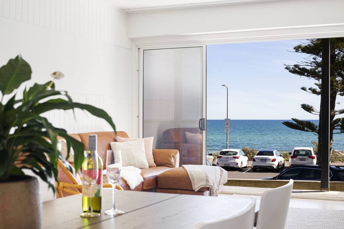 80 M² Apartment ∙ 2 Bedrooms ∙ 4 Guests - Port Adelaide