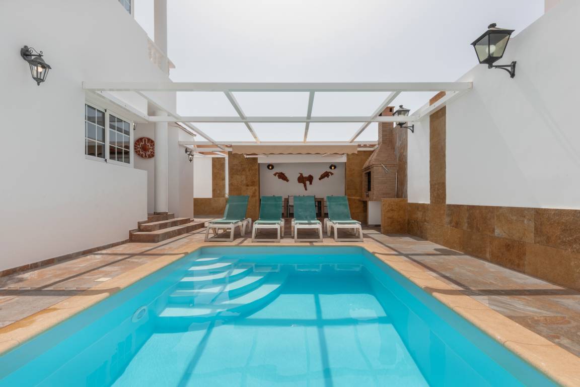 140 M² Villa ∙ 4 Chambres ∙ 12 Personnes - Fuerteventura