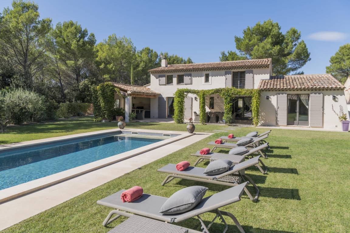 190 M² Villa ∙ 5 Bedrooms ∙ 10 Guests - Lourmarin