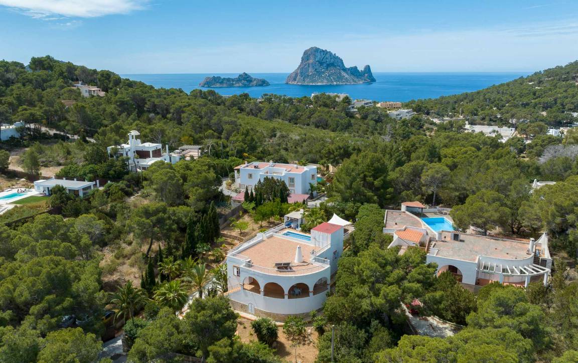 300 M² Villa ∙ 4 Habitaciones ∙ 8 Huéspedes - Sa Talaia