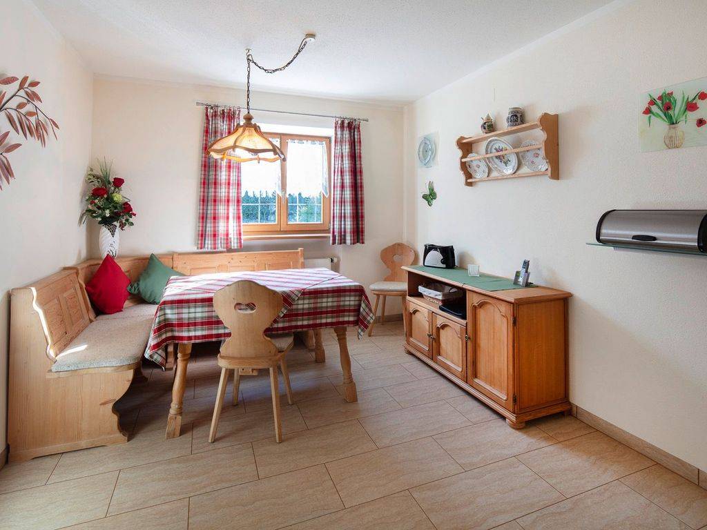 57 M² Ferienwohnung ∙ 1 Schlafzimmer ∙ 2 Gäste - Rottach-Egern