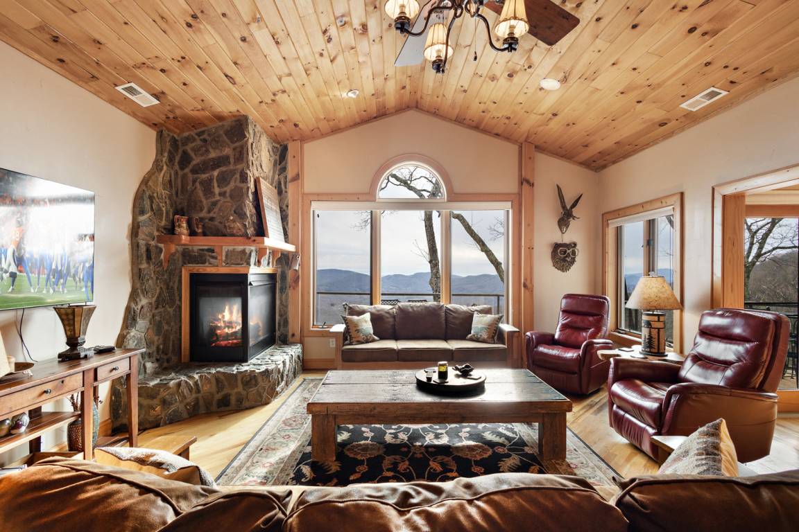 324 M² Cabin ∙ 4 Bedrooms ∙ 10 Guests - Beech Mountain, NC