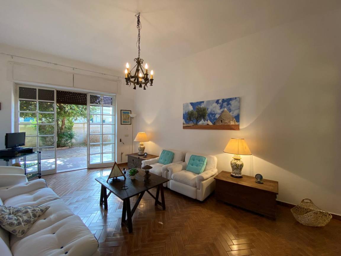 150 M² Villa ∙ 3 Bedrooms ∙ 9 Guests - Maruggio