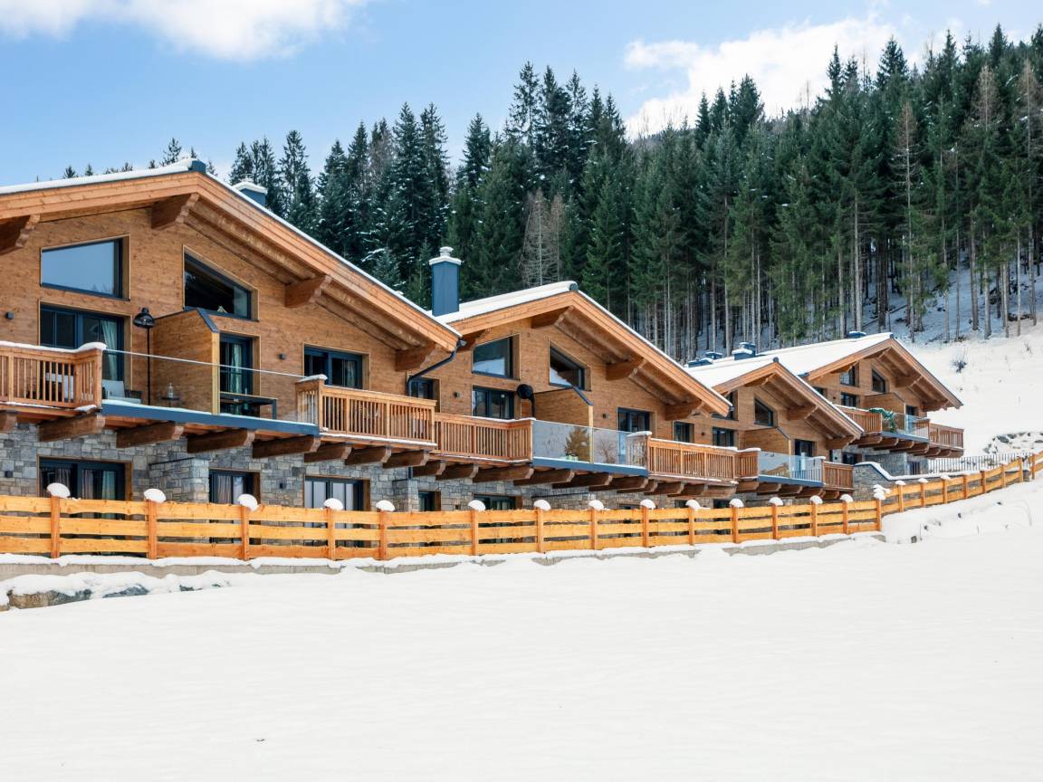 140 M² Chalet ∙ 3 Bedrooms ∙ 8 Guests - Werfenweng