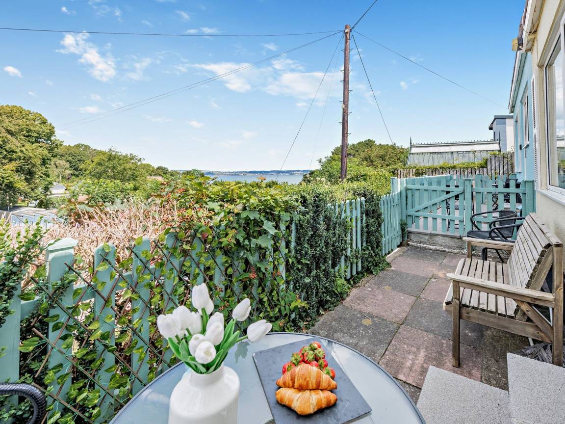 Cottage ∙ 2 Bedrooms ∙ 4 Guests - Torquay