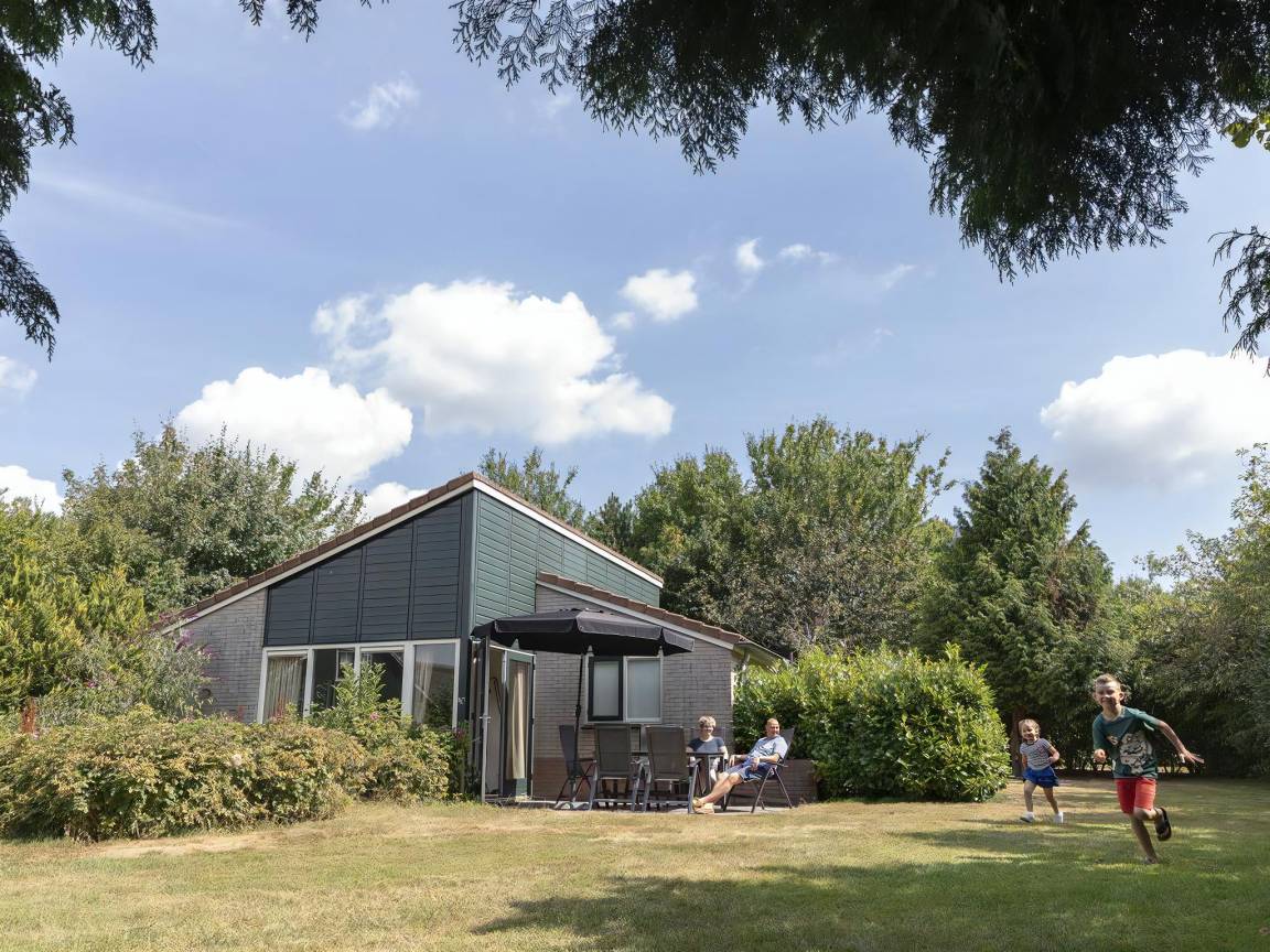 66 M² Bungalow ∙ 3 Slaapkamers ∙ 6 Gasten - Assen