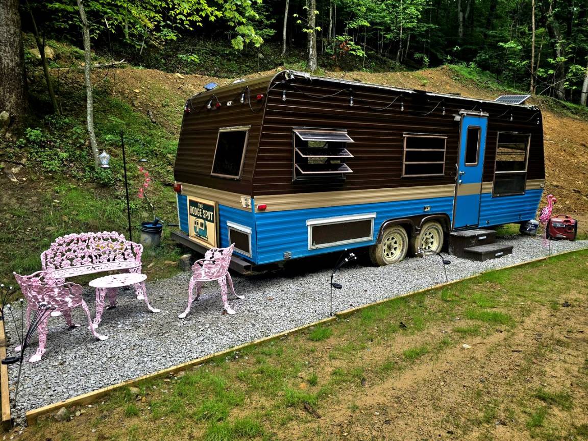 Caravan ∙ 1 Bedroom ∙ 5 Guests - West Virginia