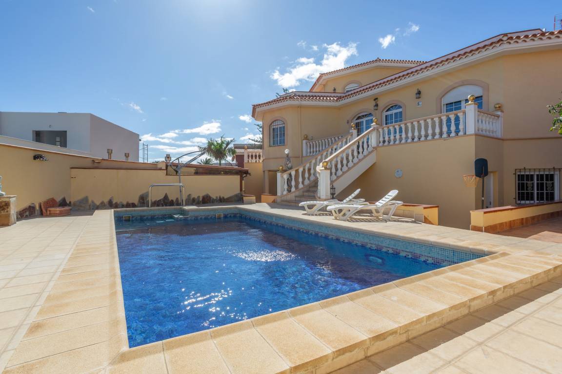 600 M² Villa ∙ 4 Chambres ∙ 8 Personnes - Candelaria
