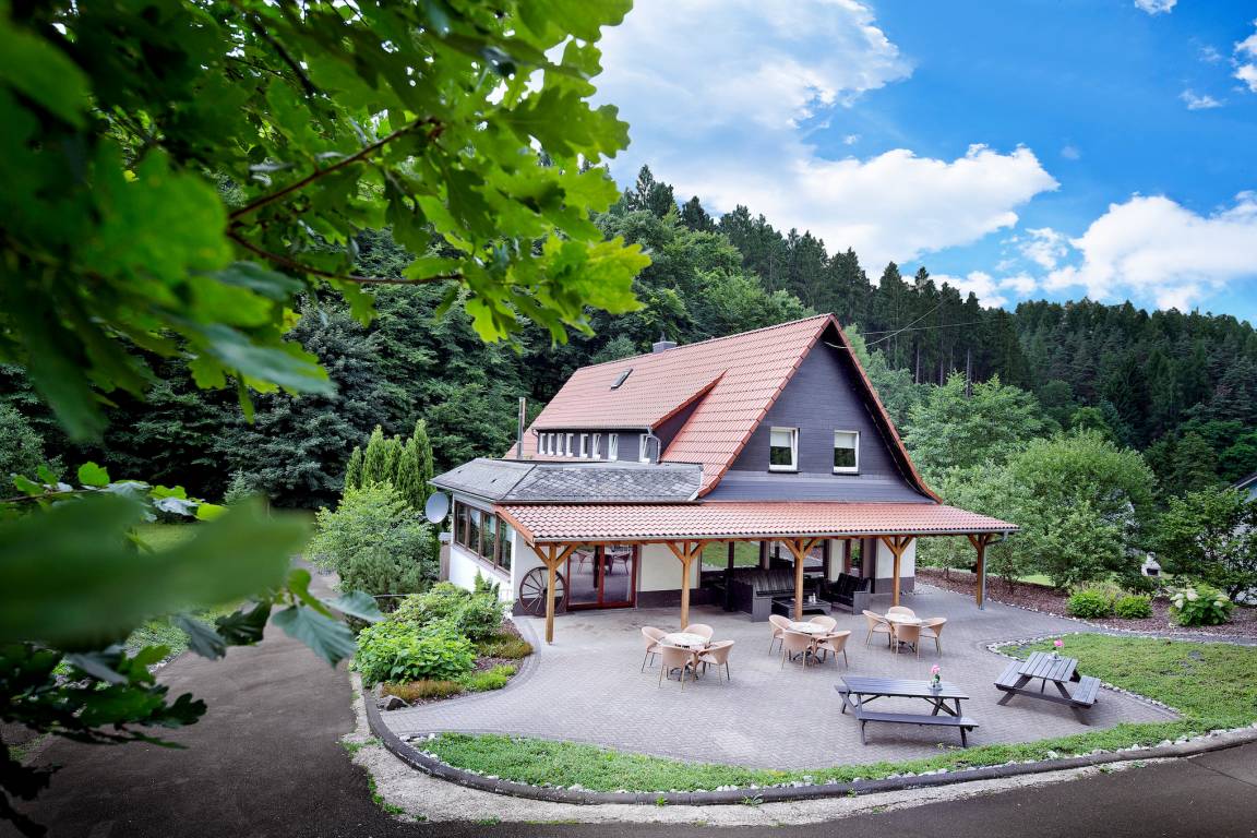 550 M² Ferienhaus ∙ 7 Schlafzimmer ∙ 16 Gäste - Betzdorf