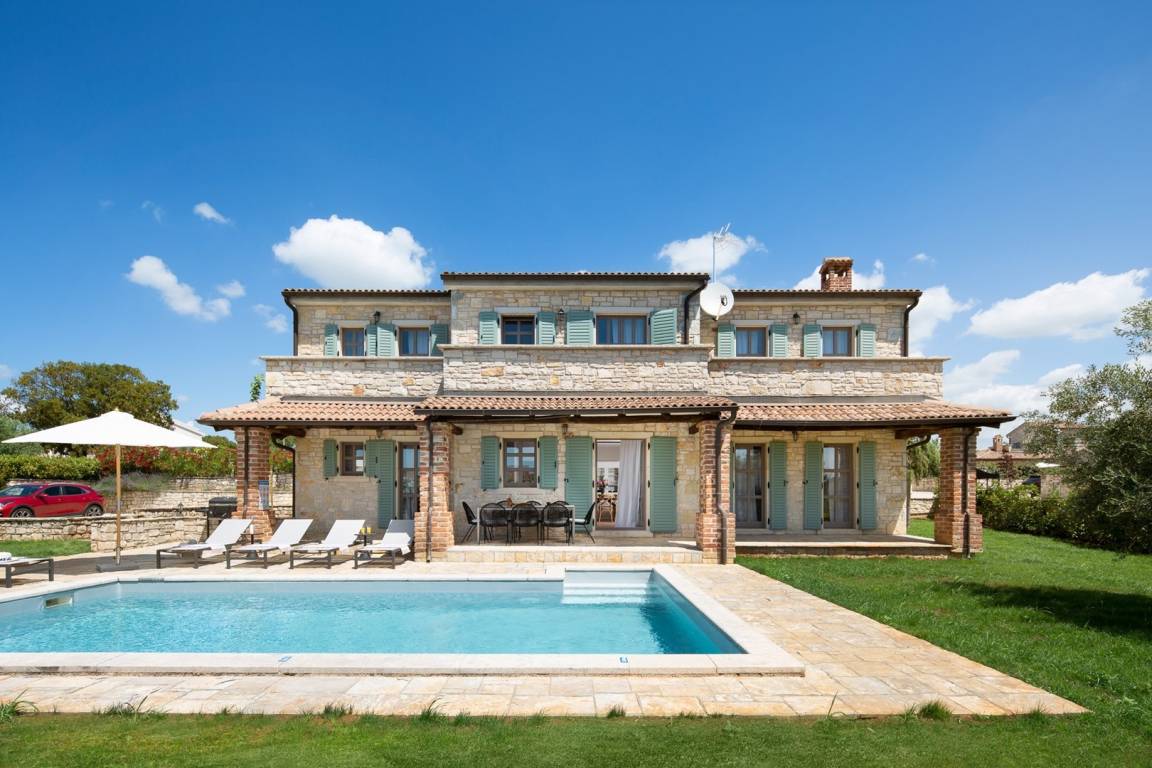410 M² Villa ∙ 7 Bedrooms ∙ 16 Guests - Rovinj