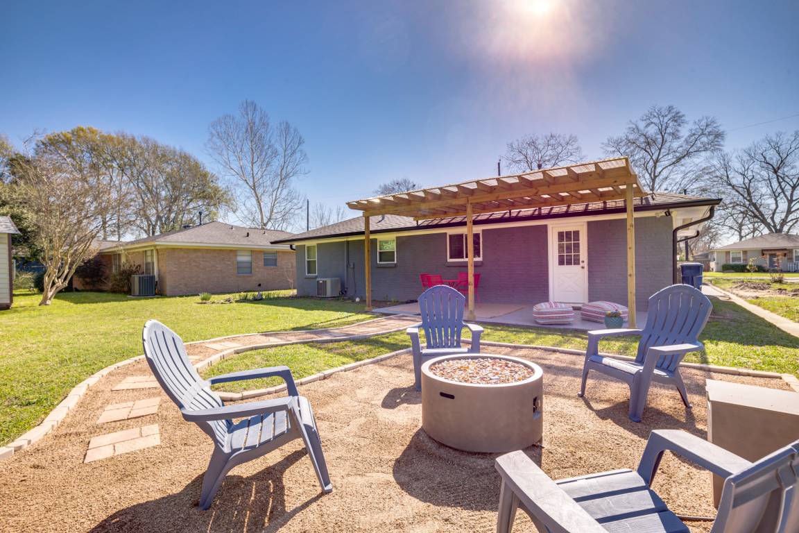 111 M² Cottage ∙ 2 Bedrooms ∙ 4 Guests - Stagecoach, TX