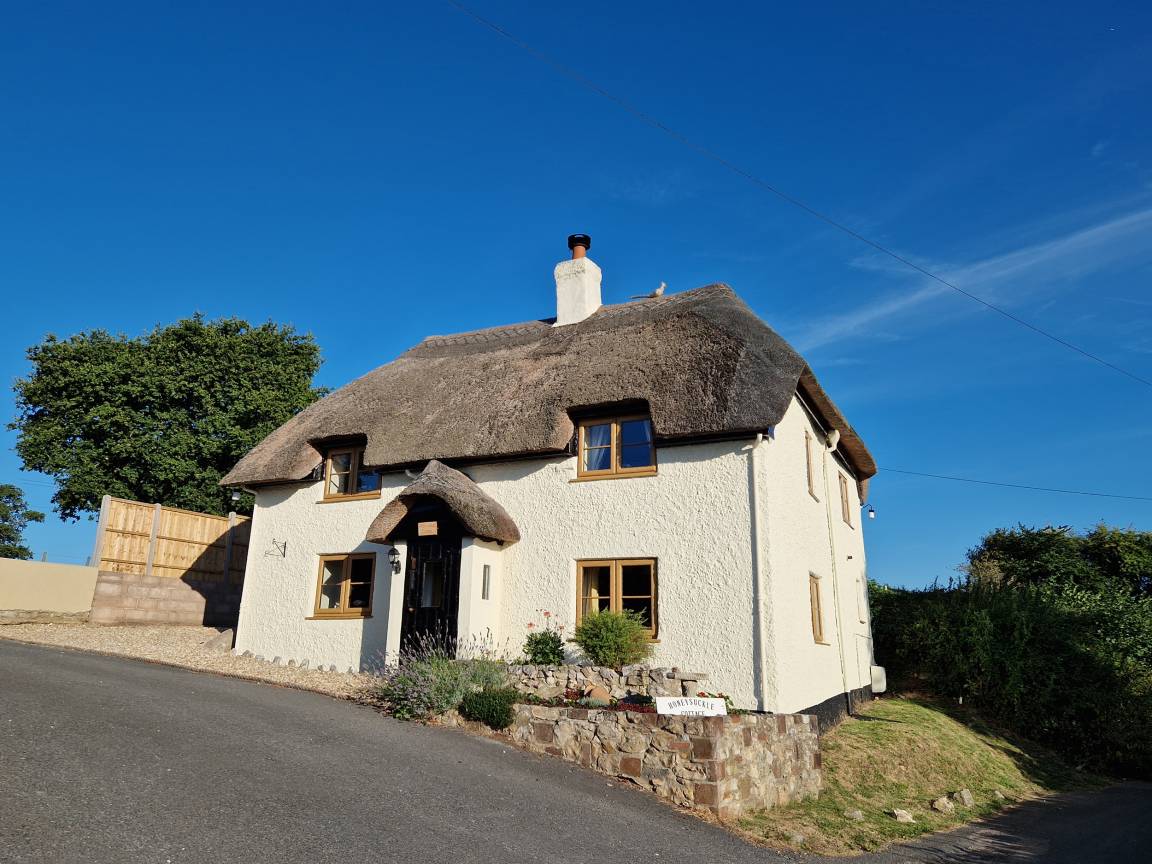 Cottage ∙ 4 Bedrooms ∙ 7 Guests - Axminster