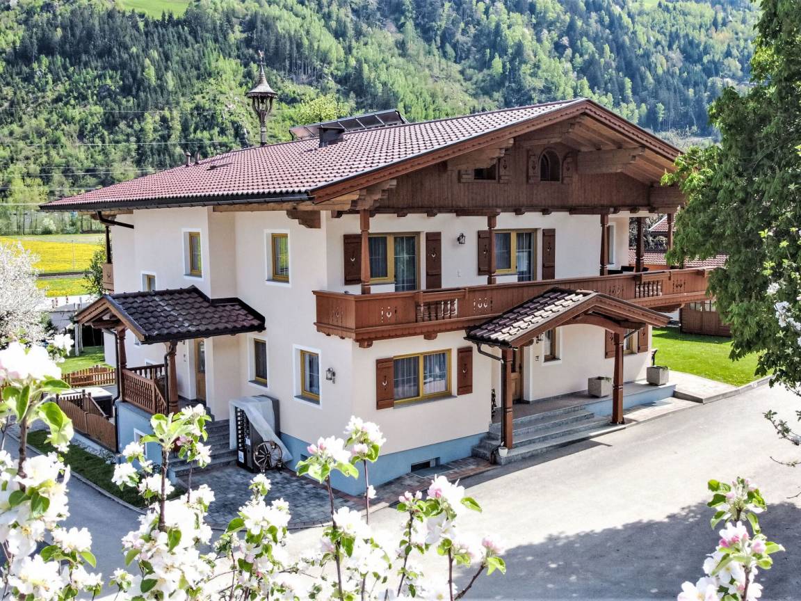 Apartment ∙ 2 Bedrooms ∙ 6 Guests - Zillertal, Ravina, Austria