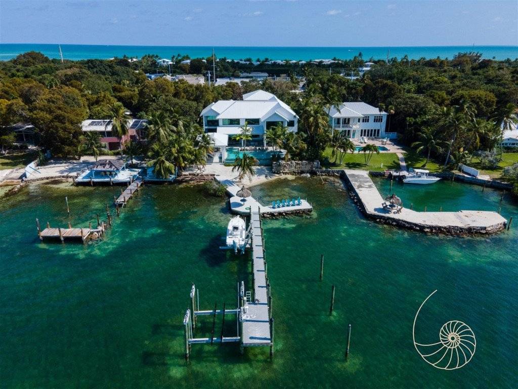 683 M² House ∙ 9 Bedrooms ∙ 18 Guests - Islamorada, FL