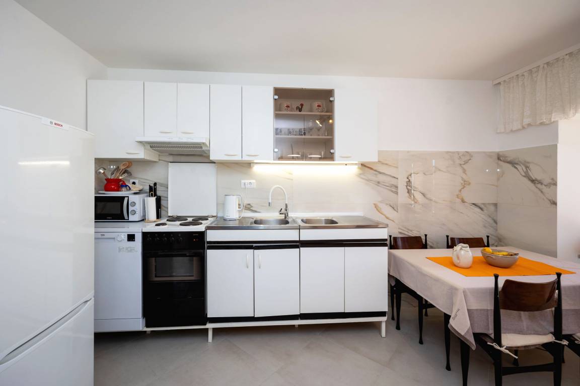 170 M² House ∙ 3 Bedrooms ∙ 8 Guests - Podstrana