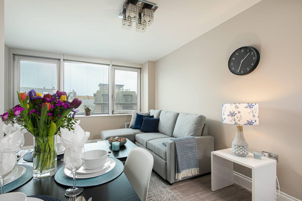 Apartment ∙ 1 Bedroom ∙ 4 Guests - Brighton Marina