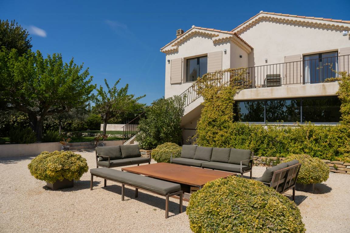 280 M² Maison De Vacances ∙ 4 Chambres ∙ 8 Personnes - Venelles